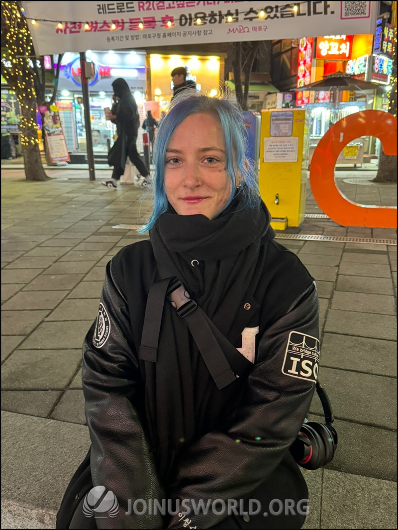 [Interview] Street interview with a German girl who enjoys busking - J | JOINUS WORLD